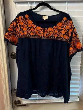 Layerz | Tops | Layerz Embroidered Top 3x | Poshmark